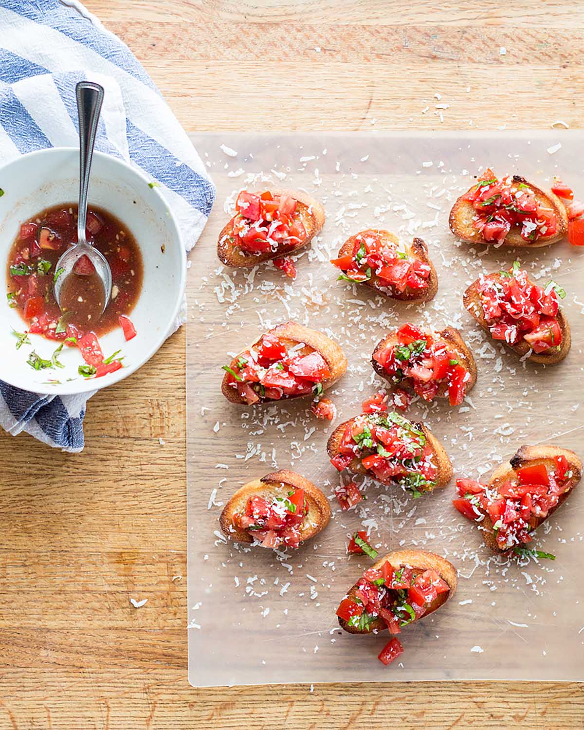 Tomato Bruschetta Crostini - Food Banjo