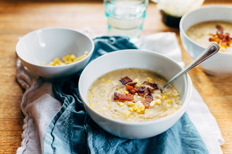 Cream-free Corn Chowder with Bacon and Potatoes - Food Banjo