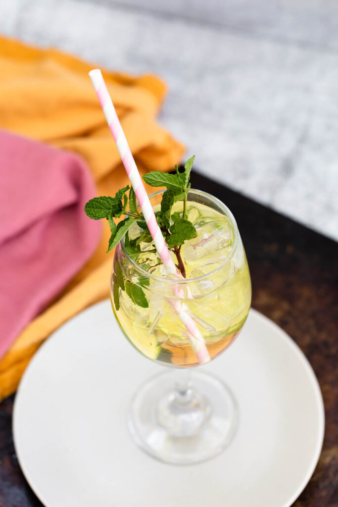 Hugo Spritz Cocktail - Food Banjo