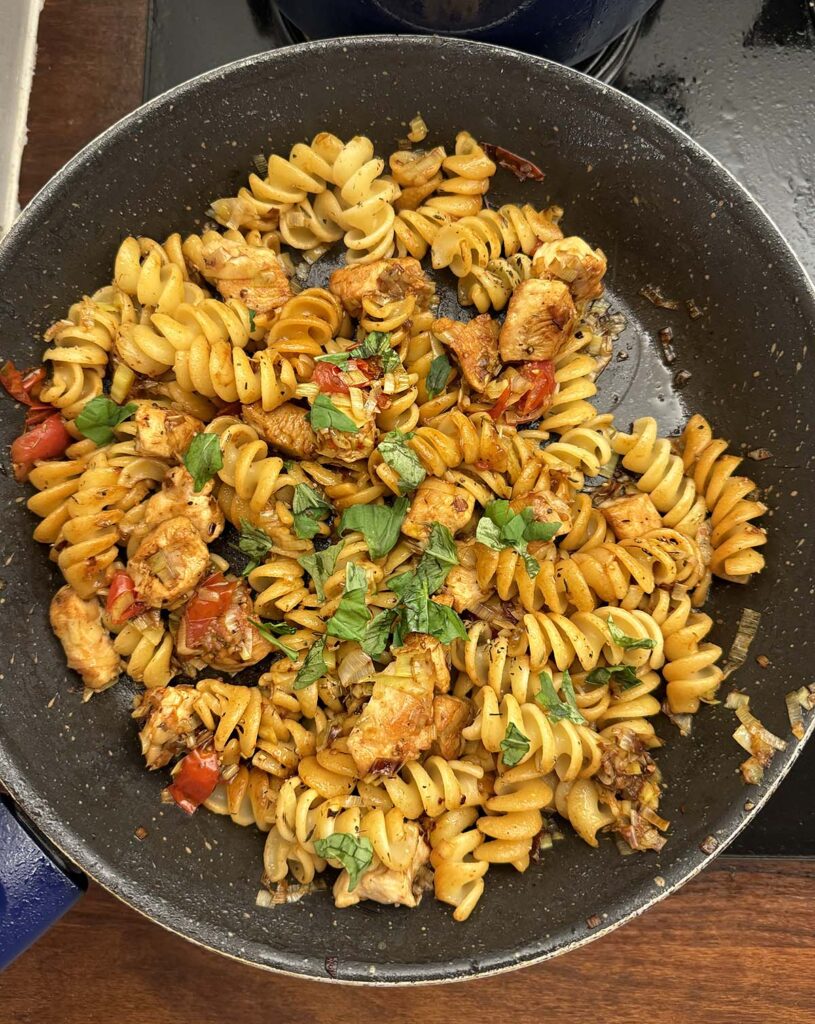 Chicken and Leek Pasta - Food Banjo